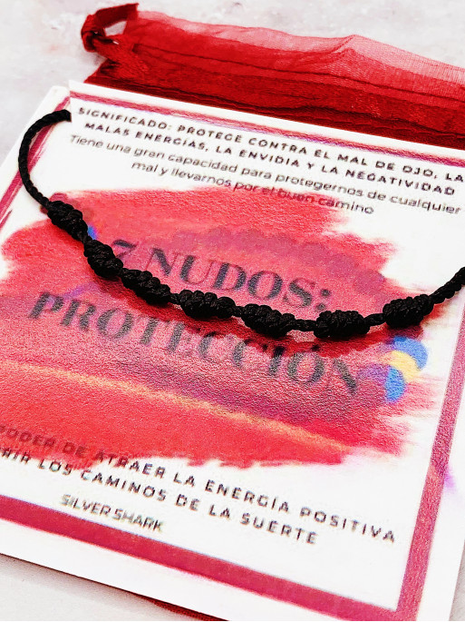 Black Bracelet of the 7 protection knots
